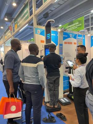 Chine Station de contrôle de santé en libre-service multifonctionnelle avec analyse de la composition corporelle à vendre