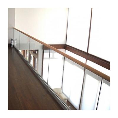 Cina Extruded shoe base glass for handrail fence and patio contractors in vendita