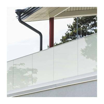 Cina U base glass fencing glass balcony railing systems balcony glass clamps in vendita