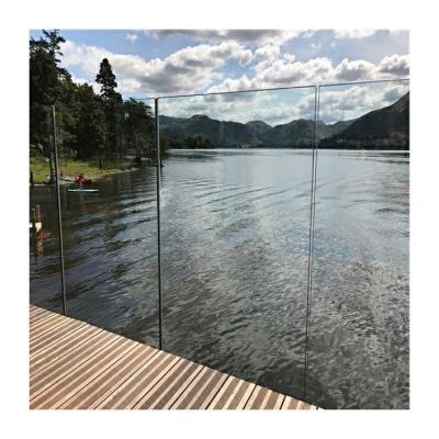 China Shoe base balustrade curved glass balustrade terrace steel railing à venda