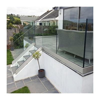 中国 Aluminum u channel for glass balustrade prices cost of porch railing 販売のため