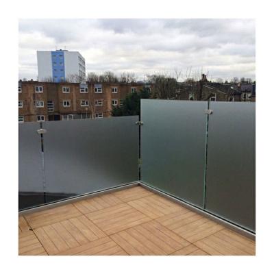 中国 6mm aluminium u channel timber and glass balustrade roof terrace glass balustrade 販売のため