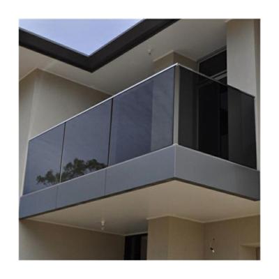China Brand New Design 12mm Tempered Glass Cement Balcony Railing Te koop