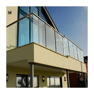 中国 Exterior Frameless Glass Deck Railing with Aluminum U Channel Base Shoe 販売のため