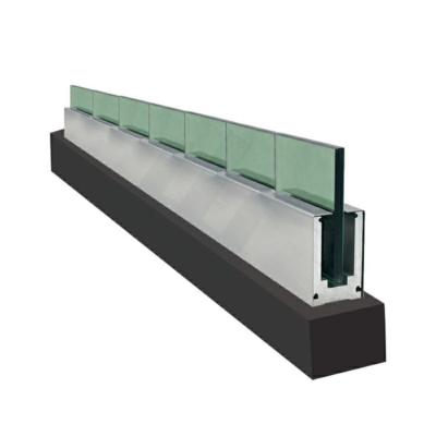 中国 Aluminum balustrade systems stainless u channel frameless glass balustrade 販売のため