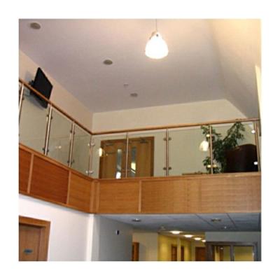 Cina Led glass fence removable patio fence laminated glass stainless steel stair railing in vendita
