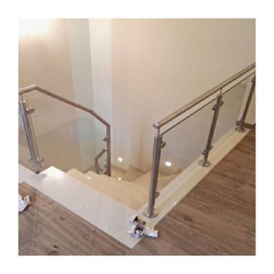 中国 Led designed glass fencing patio banister laminated glass deck stair railing 販売のため