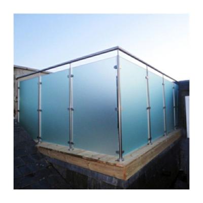 China Grey glass fence rooftop railings design railing thickness Te koop