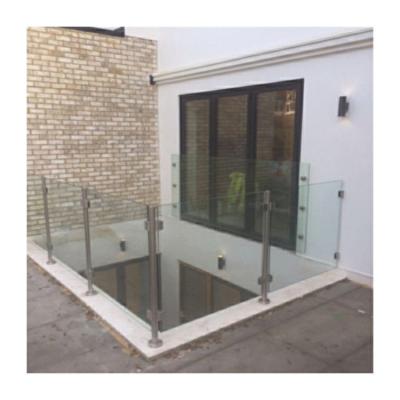 Китай Led designed glass banister roof terrace glass balustrade railing section продается