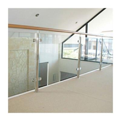 China Multilayer glass balustrade white patio railing balcony glass fencing Te koop