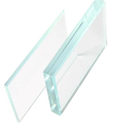Cina 2023 Customized size 6mm 8mm 10mm 12mm tempered super ultra clear float glass in vendita