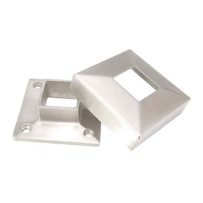 Cina Stainless Steel Handrail Accessories Square Deck Post Flange Base Cover For 38Mm 1/2 Inch Square Post in vendita