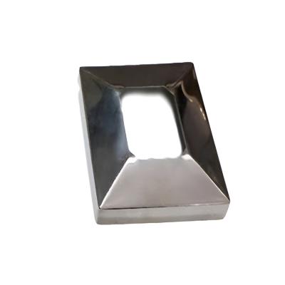 Cina Foshan Railing Fittings Factory Square 304 316 Stainless Steel Railing Fence Post Base Cover in vendita