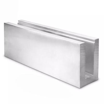 Cina China Professional Aluminum Base Shoe For Glass Railing Swimming Pool Customized Glass Railings in vendita