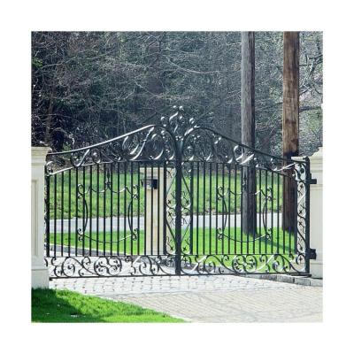 中国 Wrought Iron Fancy Gate Factory Latest Main Front Gate Designs Metal Villa Driveway Gate 販売のため