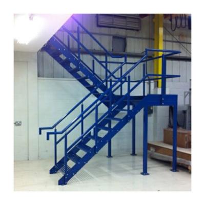 Cina Hot sale stair modern steel glass iron rod staircase in vendita