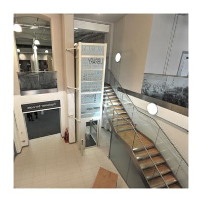 Cina Hotel straight steel glass staircase house wood tread stairs in vendita