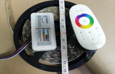 Cina Colore 4 in una striscia principale Flexiable della luce di striscia di RGB LED 19,2 watt in vendita