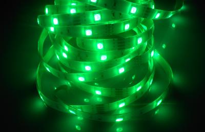 Cina 7,2 la luce di striscia di watt 30 LED il RGB LED ha condotto l'illuminazione di striscia per la decorazione all'aperto in vendita
