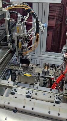 China Máquina Integrada de Fresagem e Embutimento de Chip de Cartão IC de Contato com Taxa de Aprovação de 99,80% à venda