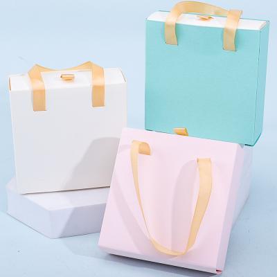 Chine Boîte d'emballage de cadeaux en carton discret à vendre