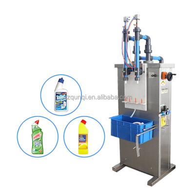 Cina High Accuracy Semi Automatic Anti Corrosive Strong Acid Bleach Liquid Toilet Cleaner Double Head Filling Machine Liquid Filler in vendita