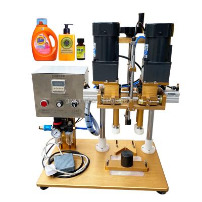 Cina 4 Ruedas Para Maquina De Cambio Maquina De Tapazon Botellas Agua 5 Litros Tapon 50 Mm Tapping Semiautomatica in vendita