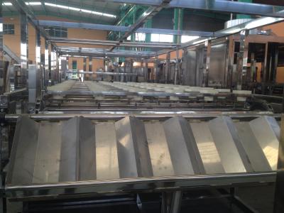 Cina Un motore di 9,75 chilowatt macchina di rifornimento da 5 galloni, macchina di rifornimento automatica materiale SUS304 in vendita