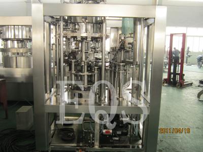 China Torção fora da linha de engarrafamento da cerveja do ofício do tampão, linha de produção de aço inoxidável da cerveja da garrafa à venda