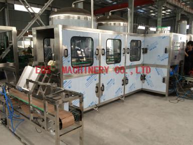 Cina macchina di rifornimento automatica da 5 galloni 50HZ, macchina di rifornimento lineare dell'acqua pura 300BPH in vendita