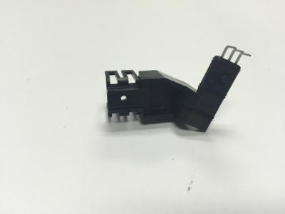 Cina Stampaggio ad iniezione di plastica del connettore che fa la superficie di erosione CH27 del nero di Pin di metallo in vendita