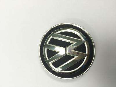 Cina Stampaggio ad iniezione di plastica di logo di Volkswagen con PA66 + metallo nel campo del logo dell'automobile in vendita