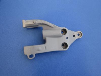 China Moldeo a presión plástico del acero blanco del color 1,2343 automotriz con el material de PBT en venta