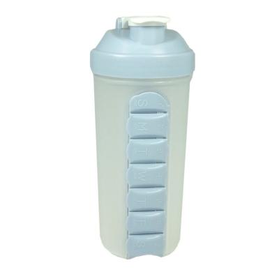 Cina BPA Shaker Water Bottle With libero organizzatore della pillola della scatola della pillola della cassa della pillola da 7 giorni in vendita