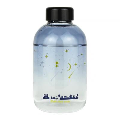 Cina Bottiglia di acqua di vetro a parete semplice elegante su misura personale della bevanda di progettazione della stella in vendita