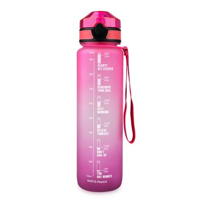 Cina Colore di pendenza delle bottiglie di acqua di Flip Top Lid Gym Plastic 1l del commestibile in vendita