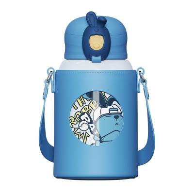 Cina 480ml ha isolato le bottiglie di acqua beventi dei bambini messe con paglia riutilizzabile in vendita