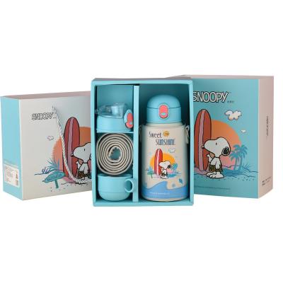 Cina il vuoto 560ml ha isolato le bottiglie di acqua dei bambini di acciaio inossidabile con la paglia di AUTOSPOUT in vendita