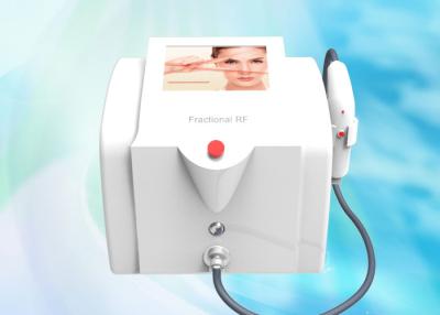 中国 50W 白い僅か RF Microneedle の皮を改良するための RF の美装置 販売のため