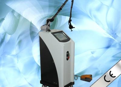 China El rejuvenecimiento fraccionario de la piel del CO2 del laser del RF, edad mancha la máquina del laser del retiro en venta