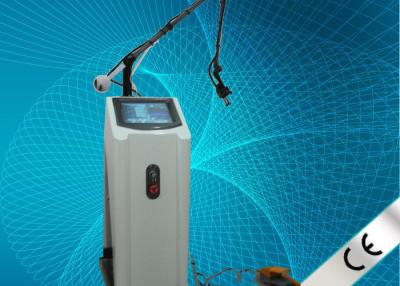 China Máquina que encoge del poro del CO2 del RF del retiro fraccionario del laser Tatoo Pigmentaiont en venta