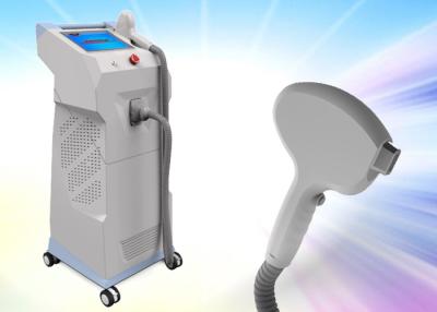 Cina 1800W sistema di raffreddamento grande del punto 808nm del laser a diodi a semiconduttore puro leggero di depilazione in vendita