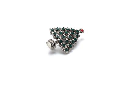Cina Grandi fibule e perni della bigiotteria dell'albero di Natale con il diamante di colore verde in vendita