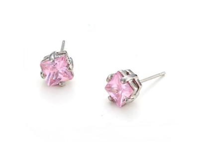 Cina Perno cubico rosa degli orecchini della bigiotteria di zircone, clip magnetica del diamante sugli orecchini in vendita