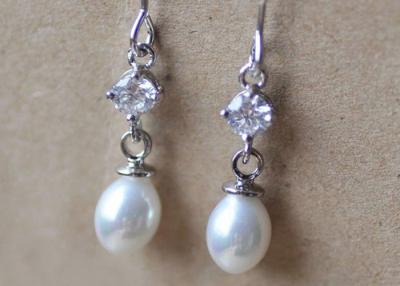 Cina Orecchini in lega di zinco della perla e del diamante di falsificazione di lacrima per colore bianco d'annata di nozze in vendita