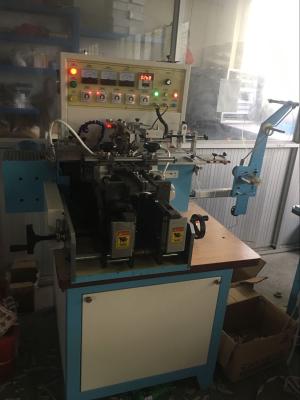 China Máquina cortada automática da etiqueta/máquina de dobramento com função do corte da perfuração à venda