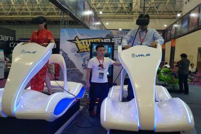 Cina Macchina professionale del gioco di corsa con gli sci/sci di realtà virtuale per il negozio di esperienza di VR in vendita