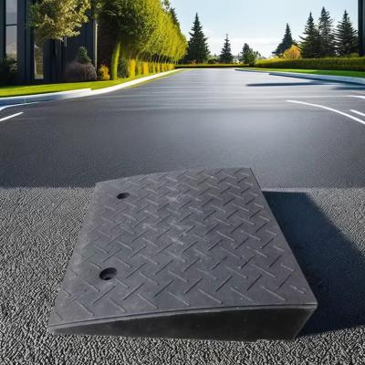 China Factory Price Rubber Driveway Curb Ramp / Rolled Edge Ramp / Rubber Kerb Ramp for sale