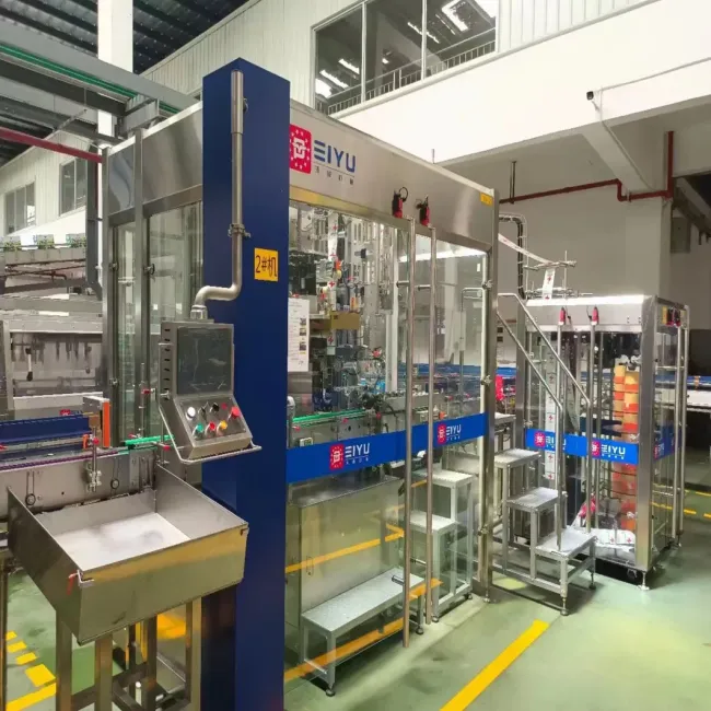 SPC-550 Sleeve Labeling Machine in operation