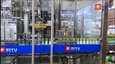 중국 22000 캔 / 시간 베트남 코코넛 워터 음료 생산 라인을 위한 캔 슬라이브 라벨링 머신 캔 슬라이브 라벨러 고객 사이트 판매용
